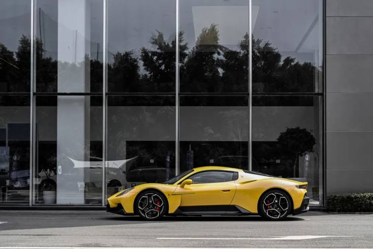 超跑俱乐部新人驾到：品鉴海神座驾MC20-水滴汽车